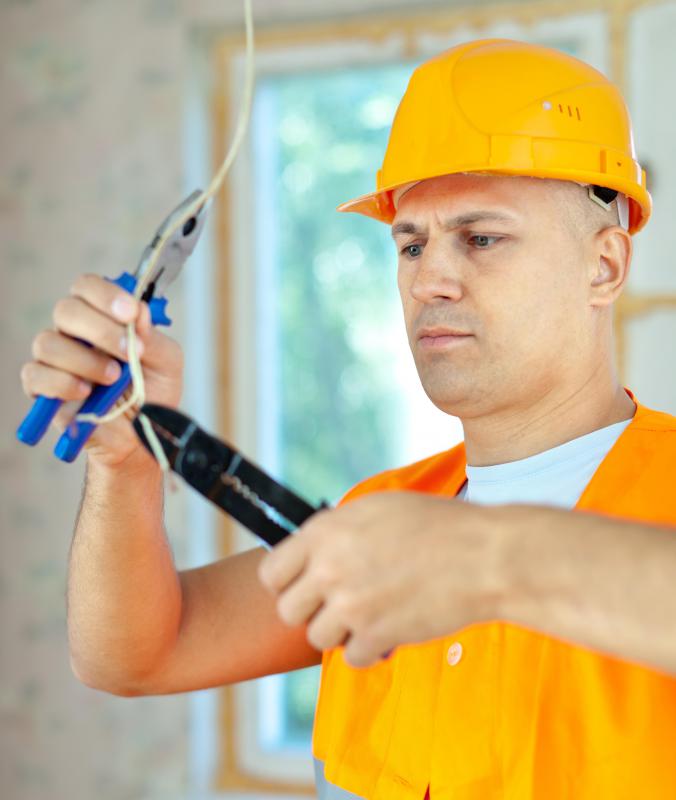What are the Most Common Electrical Problems? (with pictures)