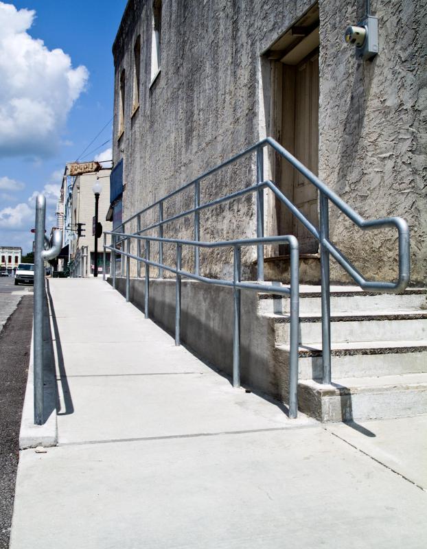 What is a Handrail? (with picture)