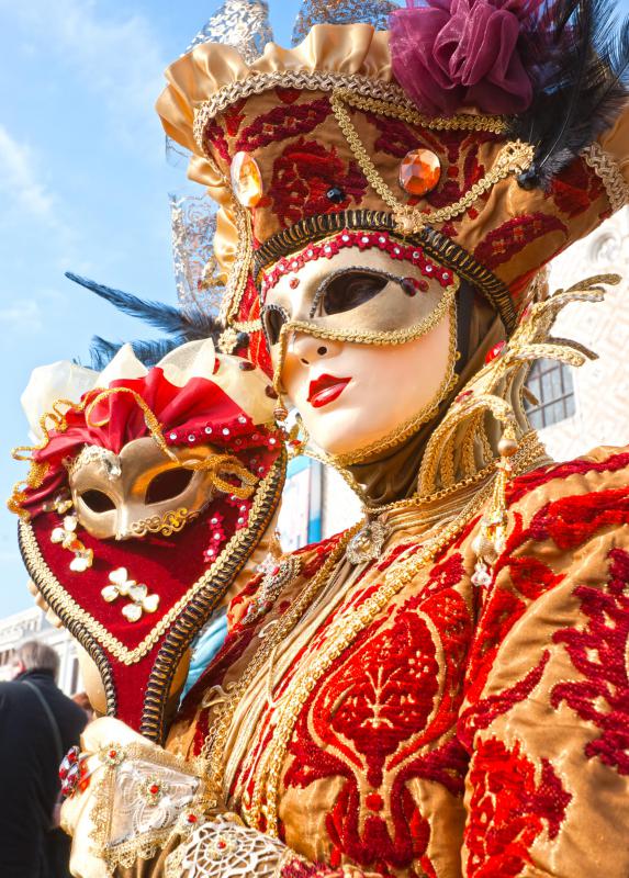 What is a Fancy Dress Party? (with pictures)