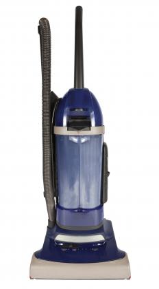 What are Different Types of Vacuum Cleaners? (with pictures)