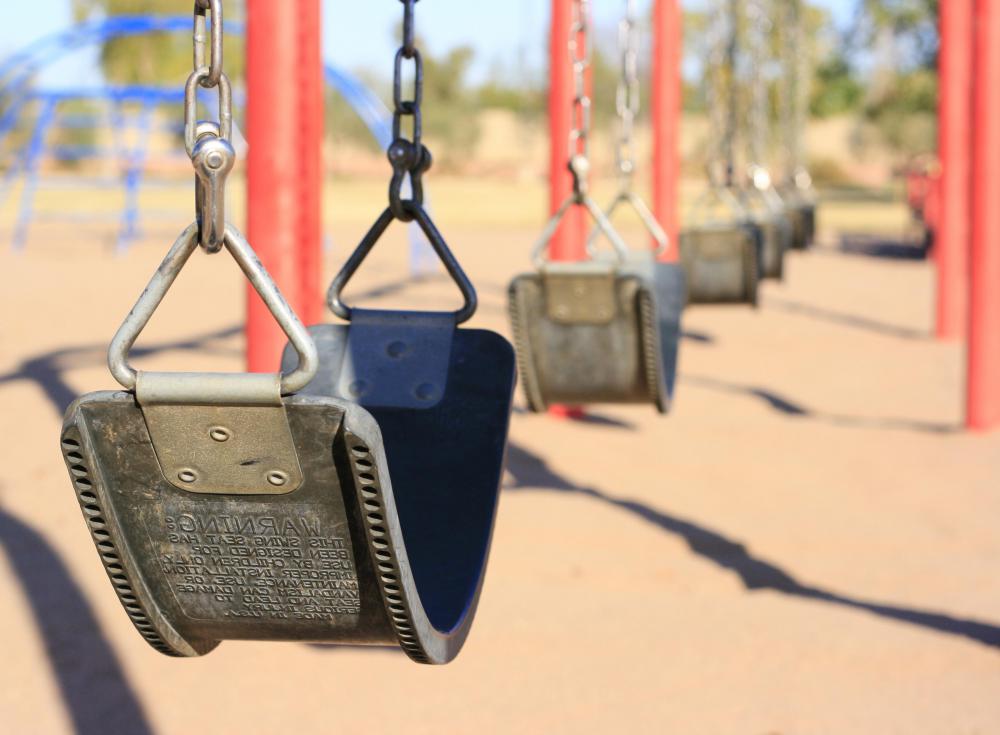 What is Etiquette for Common Areas? (with pictures)