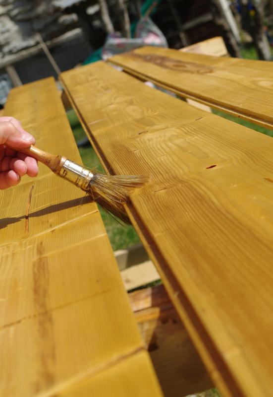 What is a Faux Wood Finish? (with pictures)